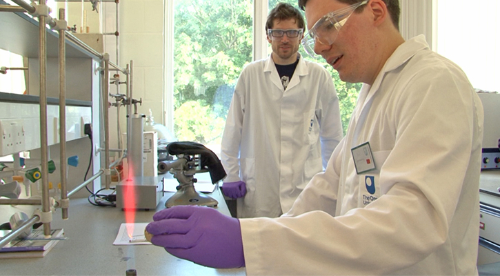 The OpenScience Lab and Light - International Year of Light - OpenLearn ...